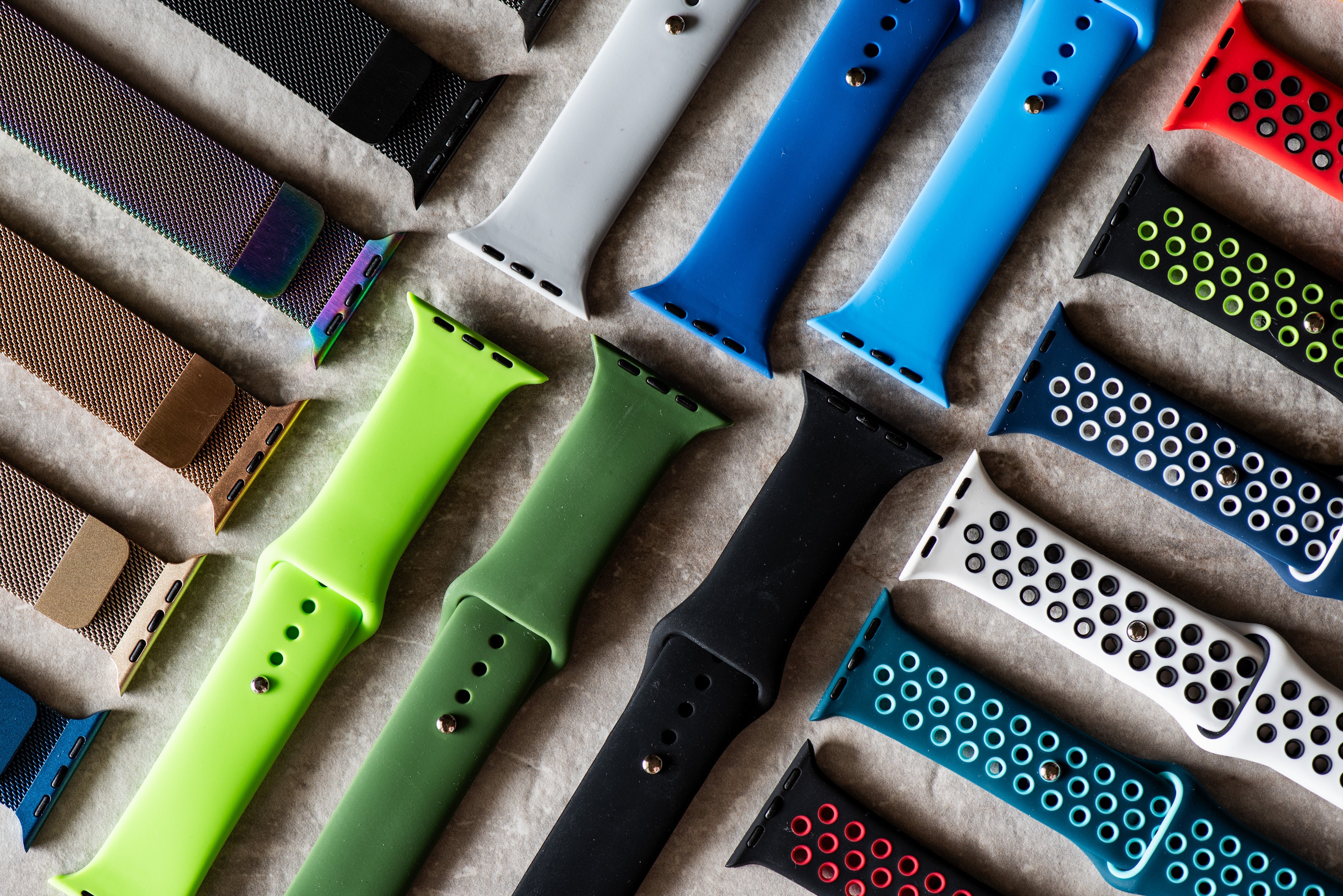 How to Change or Remove Apple Watch Bands – BluShark Straps